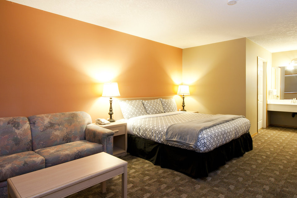 Cochrane Hotels | Hotels in Cochrane | Bow River Inn